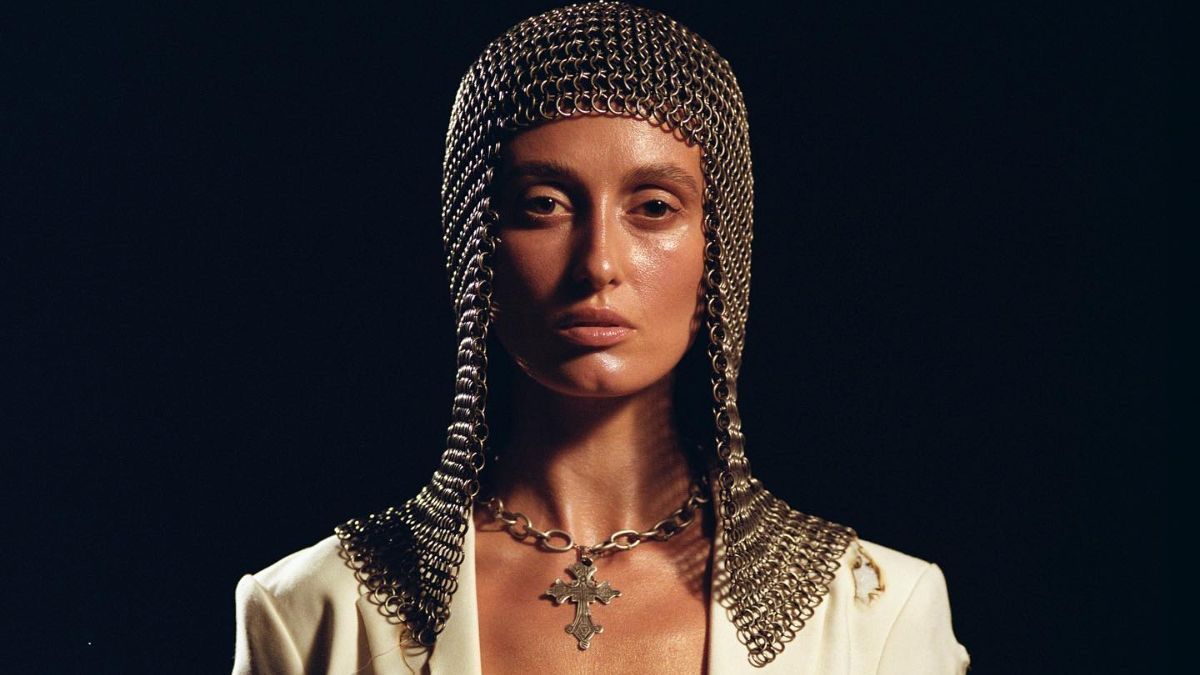 Alina Pash стала ведущей премии в Европе – соблазнительное фото, название премии Showbiz